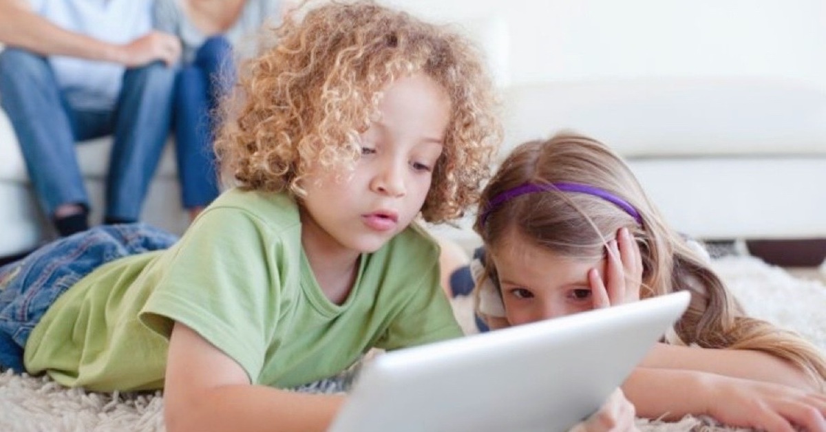 孩子會不會「滑」太多？數據會說話，3C世代的考驗｜Mombaby 媽媽寶寶懷孕生活網