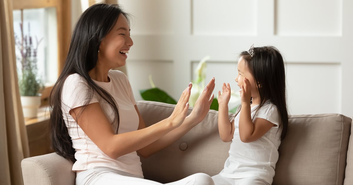 養出高EQ的孩子，爸媽5句技巧回話術，常常這樣說就對了，正向引導出同理心與自信心的小孩｜Mombaby 媽媽寶寶懷孕生活網