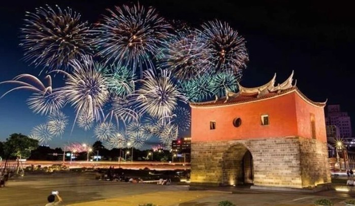 2025大稻埕夏日節8/6登場，最佳觀賞點、煙火秀時間、精采表演卡司、交通管制懶人包｜Mombaby 媽媽寶寶懷孕生活網